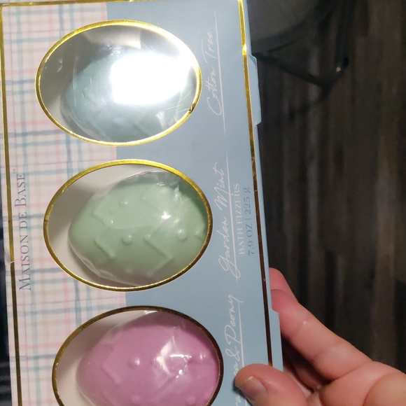 Maison De base | Bath & Body | Maison De Base Bathe Fizzers | Poshmark